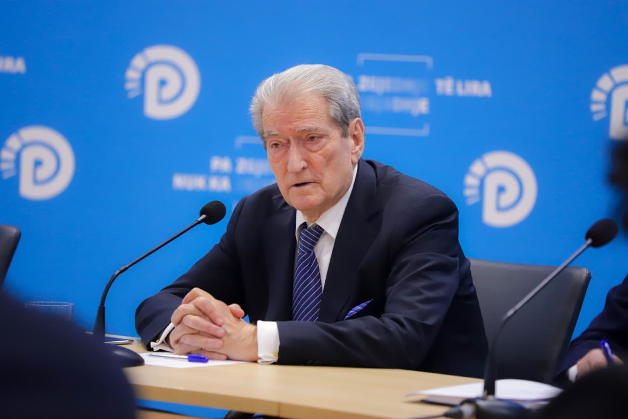 Berisha: Gonzato sillet si ambasadori i Ramës, deklaroi se AKSHI është ...